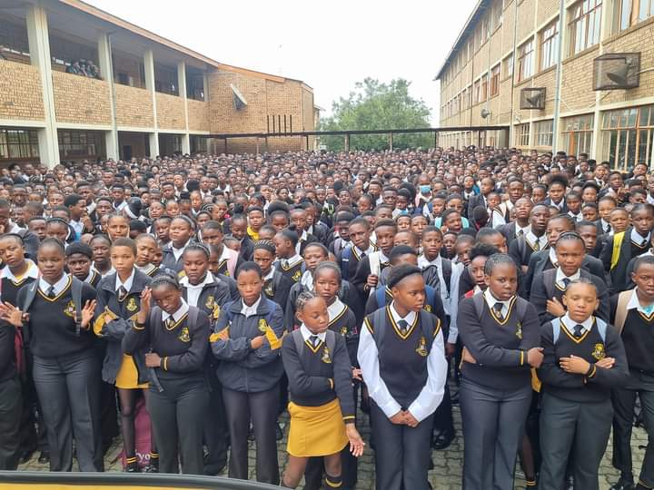 MEC Hlophe & Shongwe visit Ithafa Secondary - EMSAMO NEWS